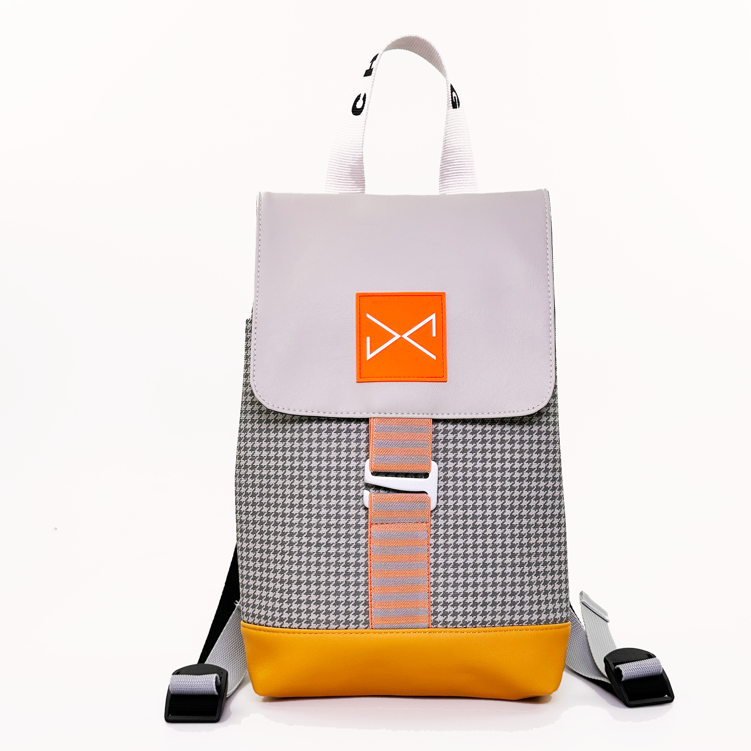 Mochila The Hook Mini Solapa Beige Impermeable DZ – Daniel Chong